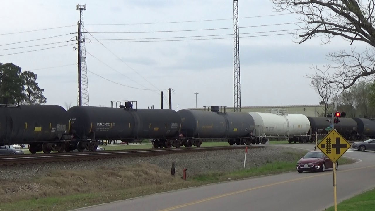 UP #6332 Leads Manifest Freight Train - YouTube
