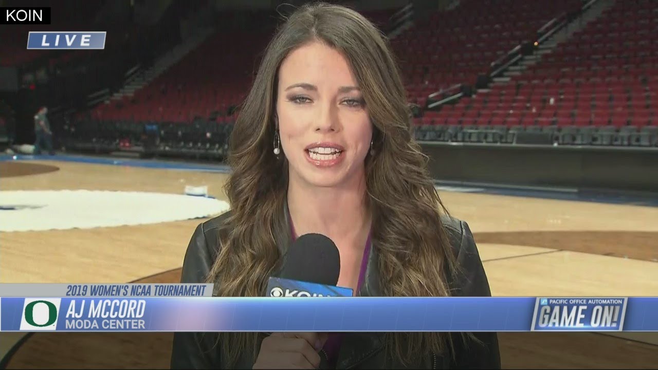 AJ McCord Takes you inside the Oregon locker room - YouTube