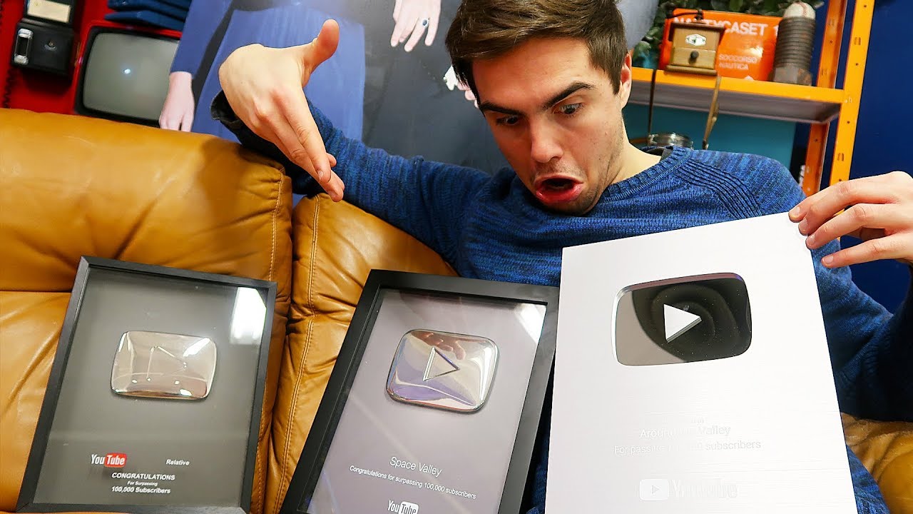 LA NOSTRA COLLEZIONE DI PLAY BUTTONS! - YouTube