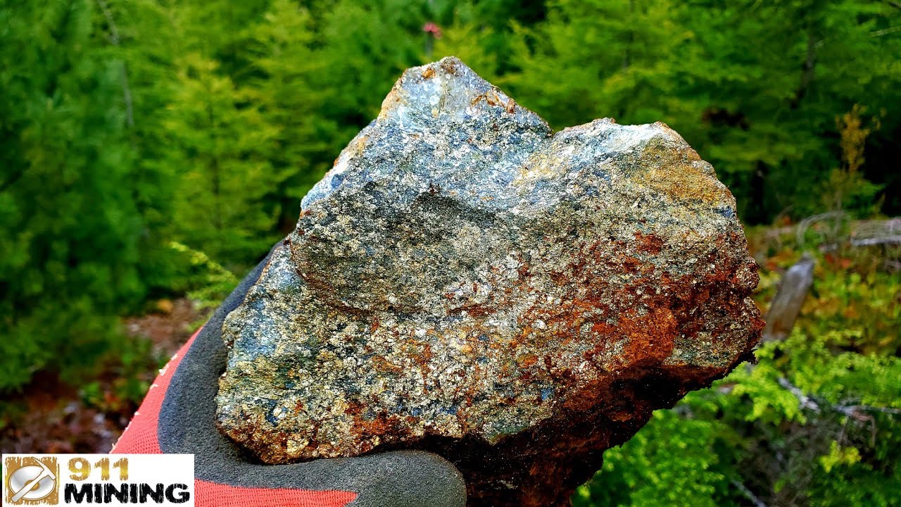 Old Gold Mine Found In Mineralized Quartz Zone! - YouTube