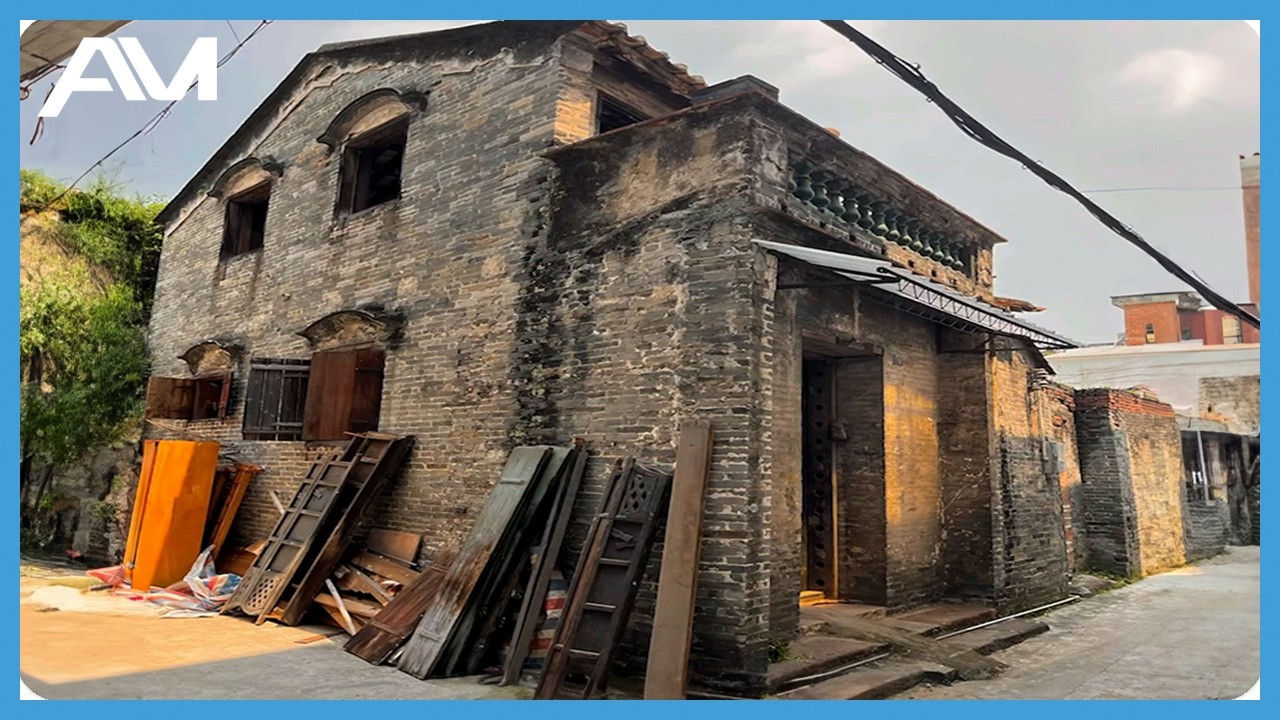 Grandpa left me an old stone house, Cleaned the rooms and built a new ...