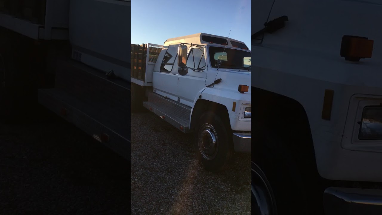 1985 Ford F700 8.2L Detroit Sleeper Cab - YouTube