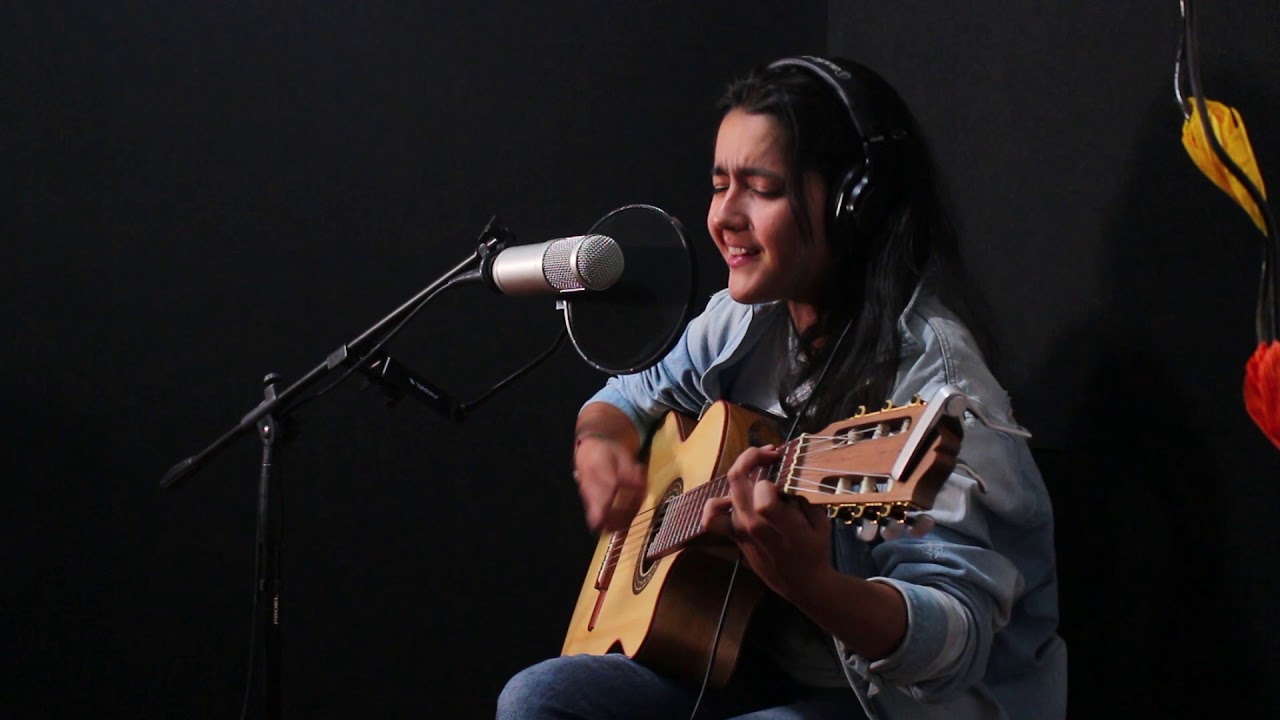 Manuela Valencia - Mi infancia (live session) - YouTube