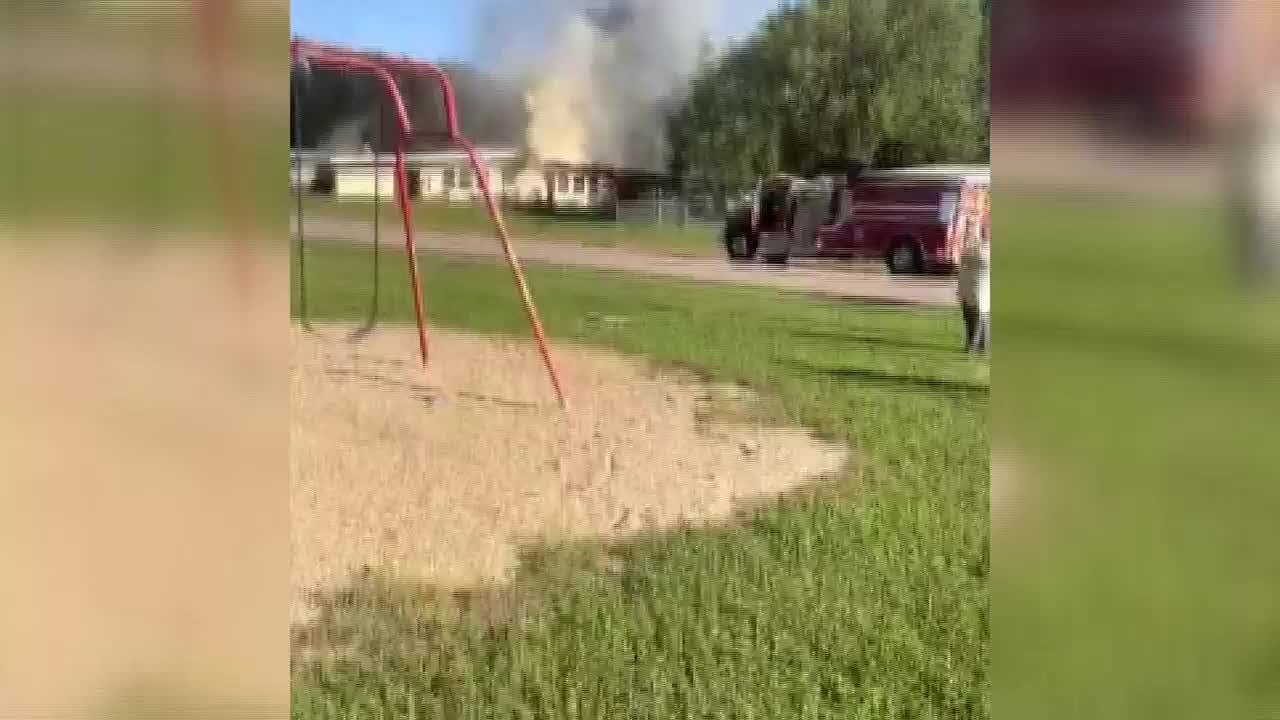 Video showing fire at home in Sergeant Bluff, IA - YouTube