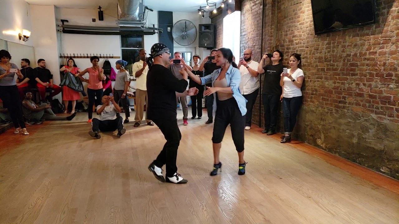 On2 Salsa Demonstration at Salsa Salsa Dance Studio - YouTube