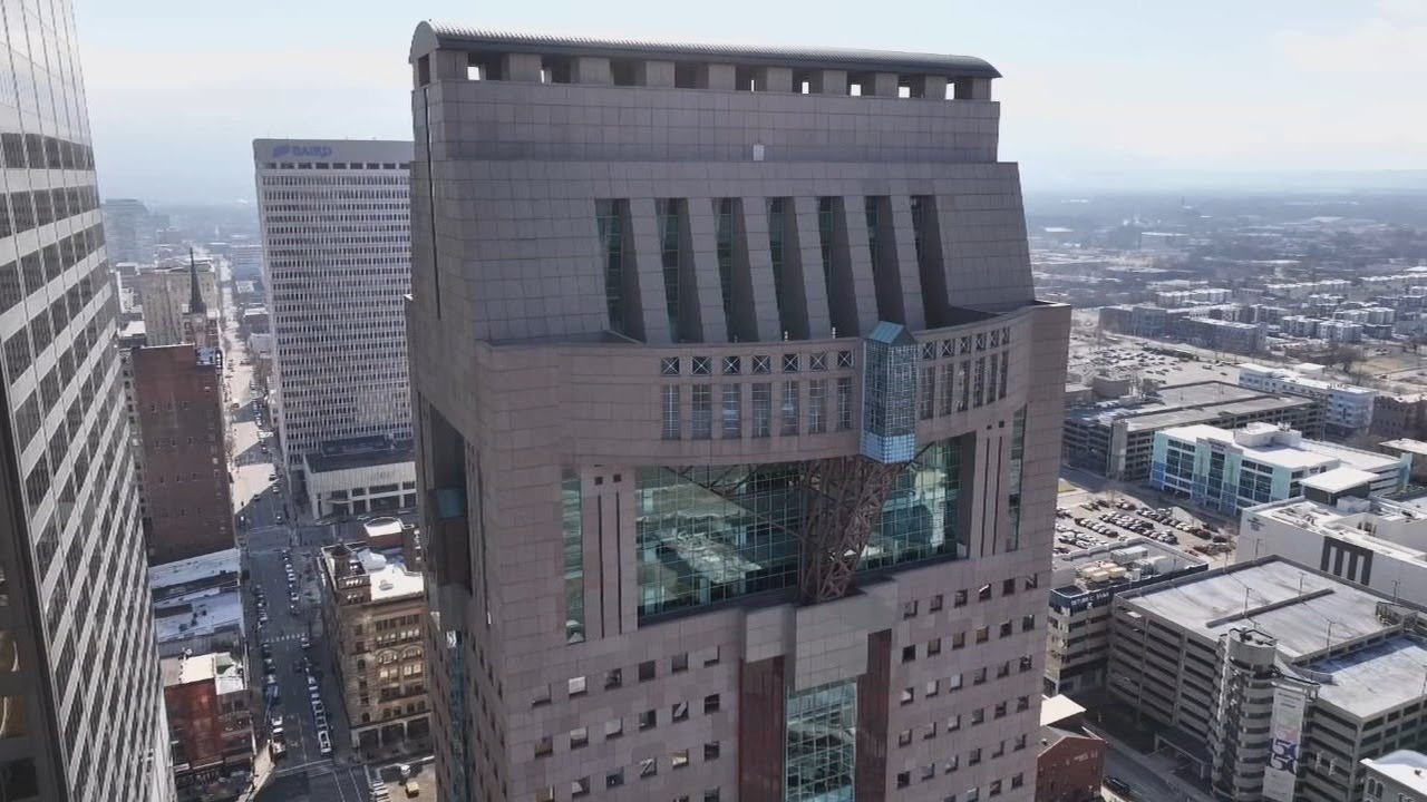 Sale of downtown Louisville's Humana tower sale faces hurdles over ...