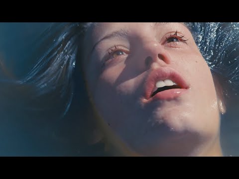 Blue is the warmest color | Behind blue eyes (Emma & Adèle)