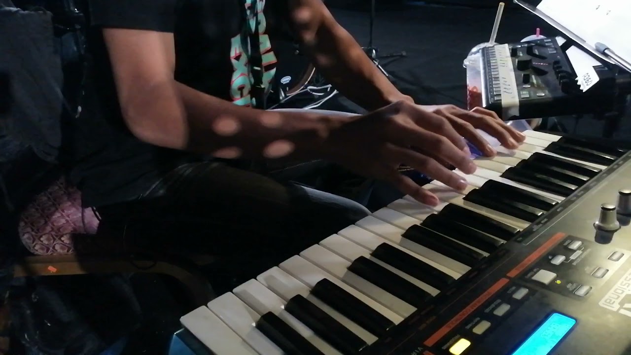 GADIS DAN BUNGA-ALL TOGETHER NOW MALAYSIA-MINGGU 8-BASS CAM Chords ...