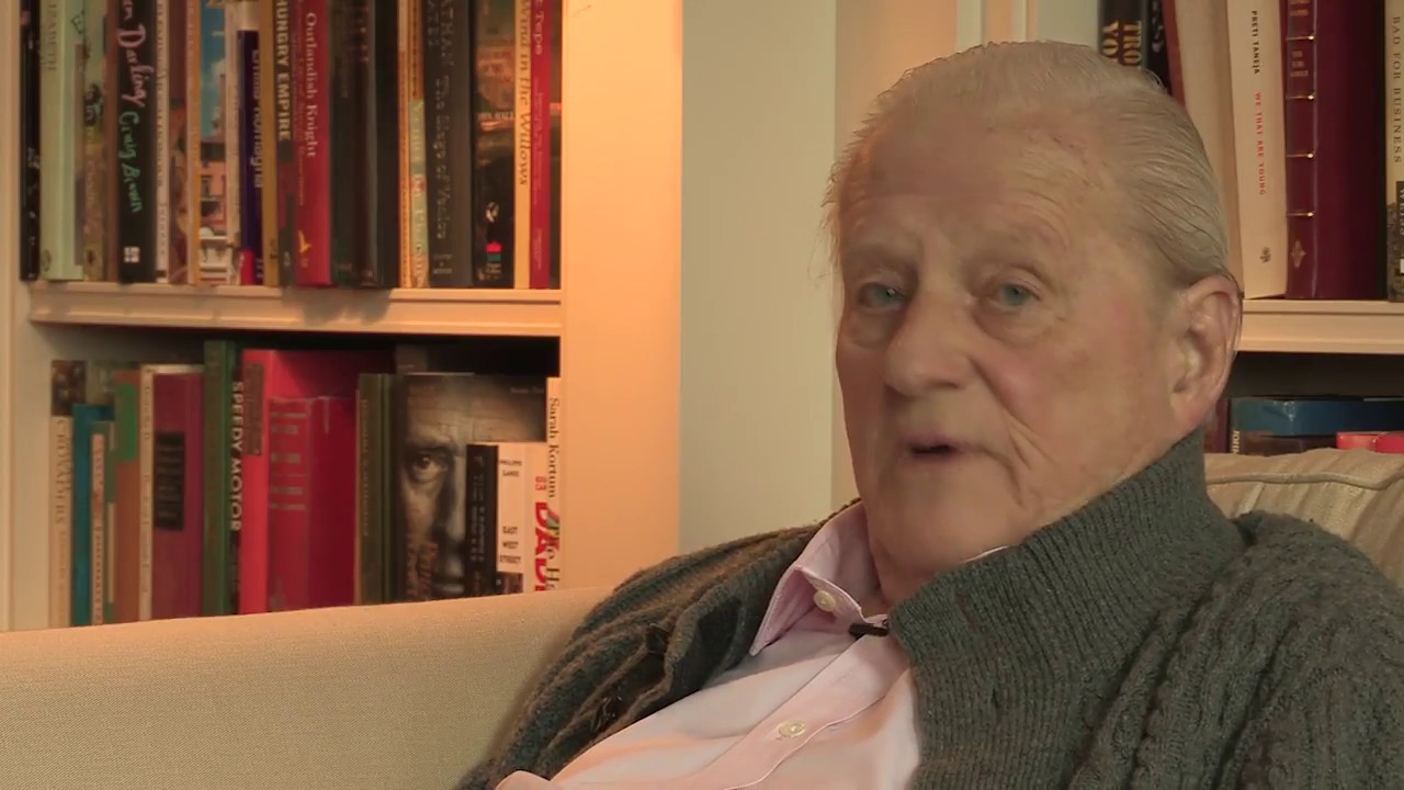 John Julius Norwich - My gratitude to the Navy (62/136) - YouTube