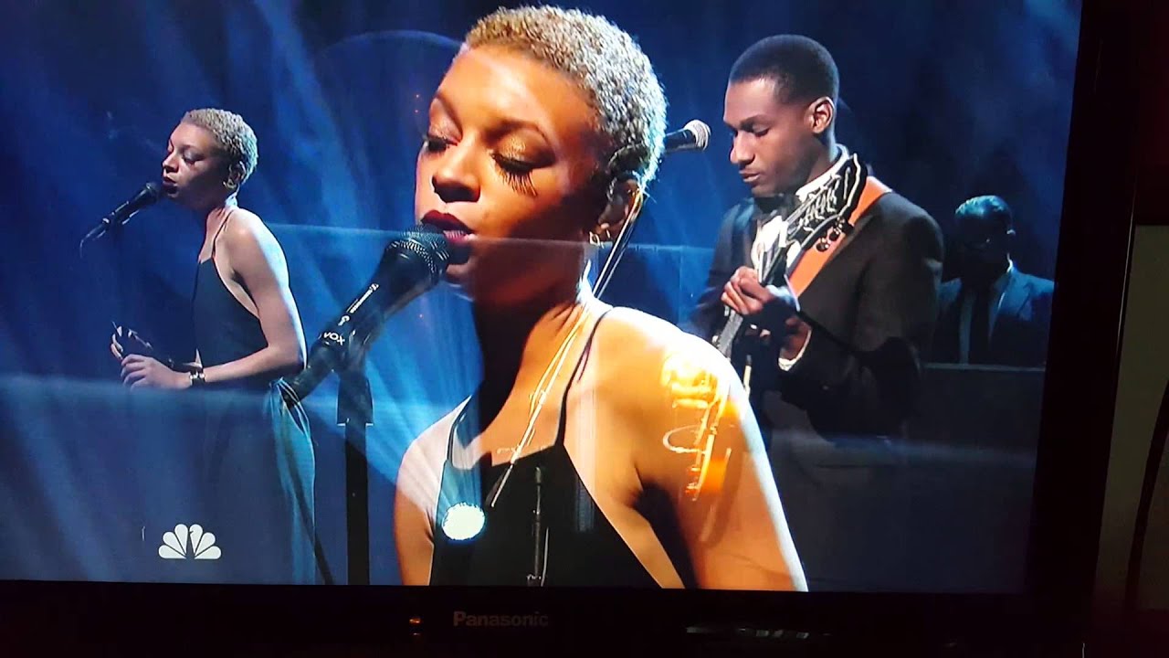 Leon Bridges~RIVER~on SNL 12-05-15 - YouTube