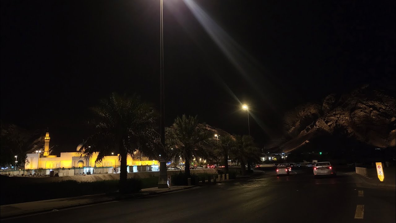 Night walk at the Shuhadad Uhud cemetery | Medina walk tour in 4k - YouTube