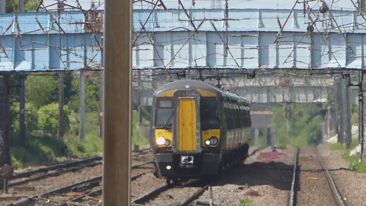Double Great Northern Class 387 passes Stevenage (24/5/24) - YouTube