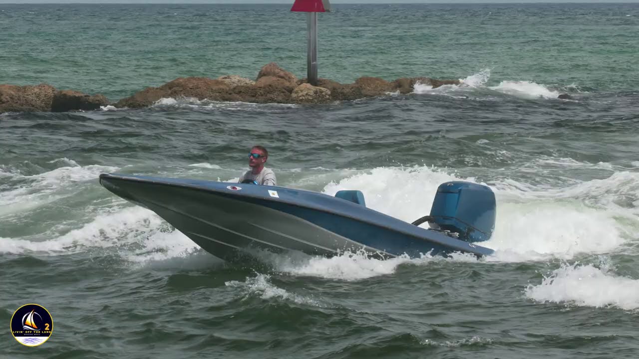 BOAT ACTION IN THE ROUGH - YouTube