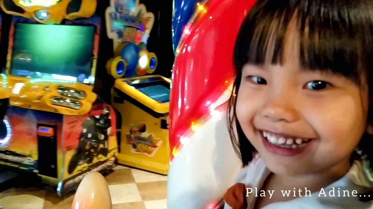 Bermain di indoor playground - Fun world Nagoya Citywalk Batam - YouTube