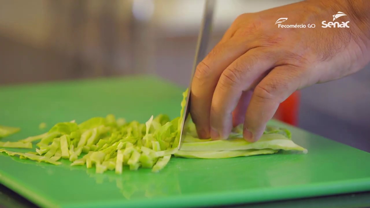 Técnicas de cortes: chifonade - Escola de Gastronomia do Senac Goiás ...