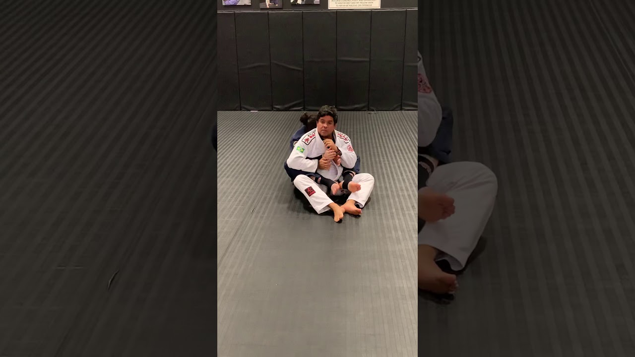 Cabeça BJJ Rear mount escape variation 3/21 - YouTube