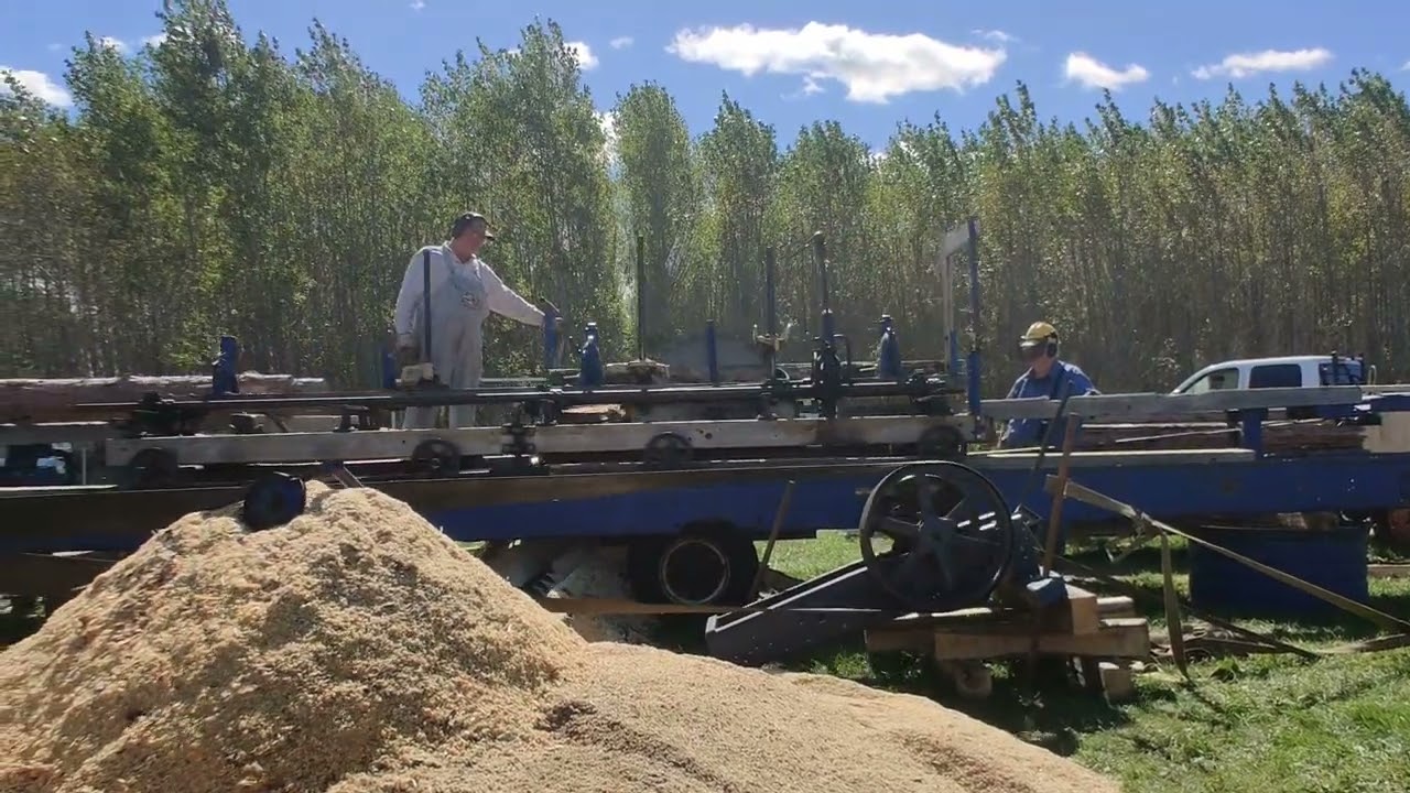 Overton's Big Rock Farm - Saw Mill Demonstration - International ...