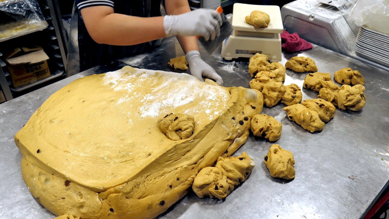 Making 200 Mocha Breads 모카빵 만들기 - Korean food - YouTube