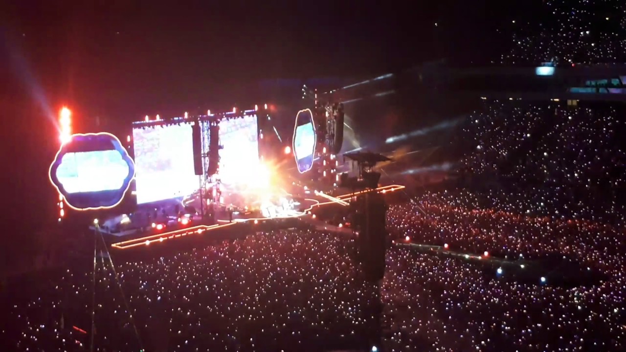 Coldplay Charlie Brown Warsaw PGE Narodowy 18-06-2017 - YouTube