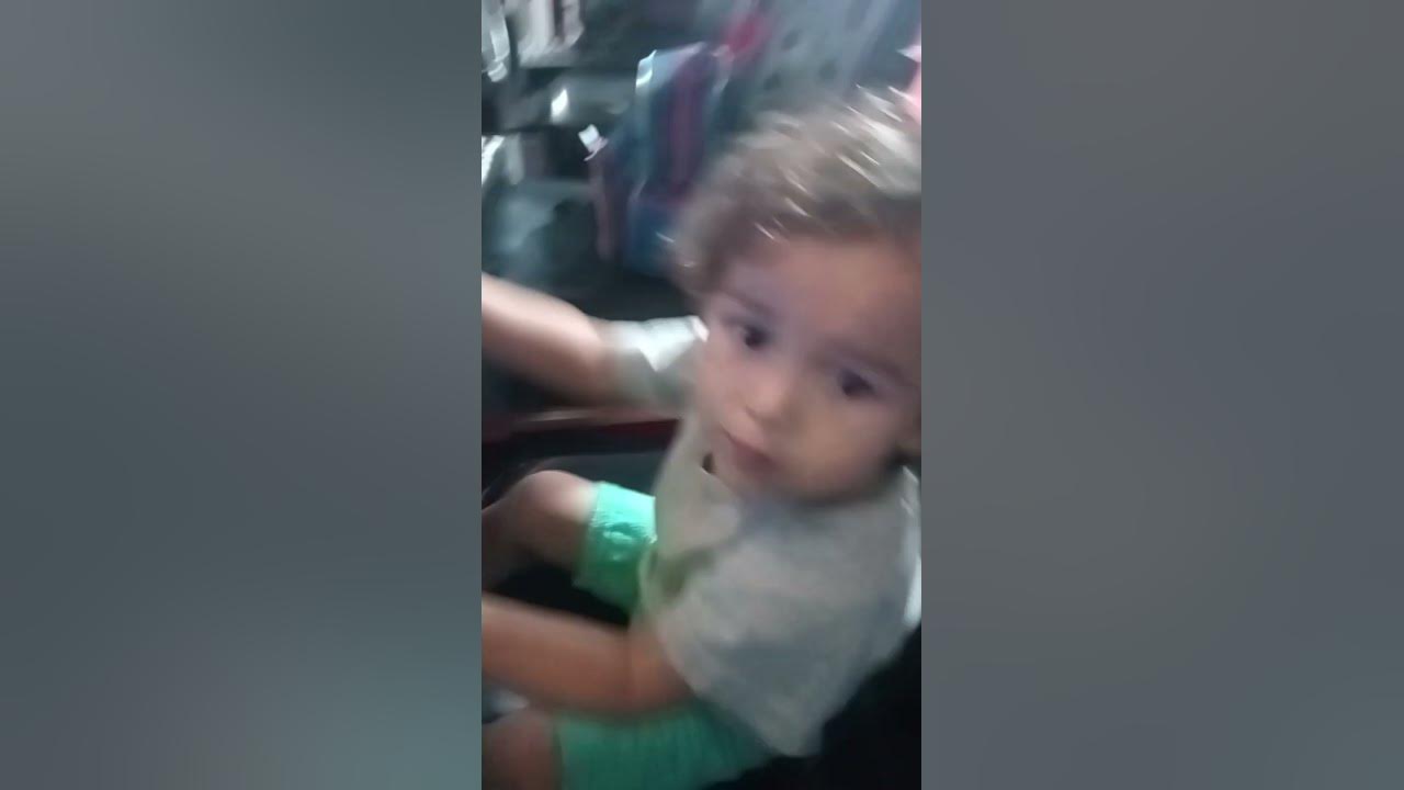 Miguel aprendendo a dirigir - YouTube