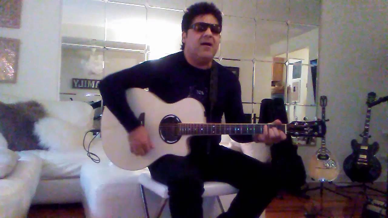 ΤΩΡΑ ΠΟΝΑΝΕ ΤΡΕΙΣ ΚΑΡΔΙΕΣ.Thomas vrettos - YouTube