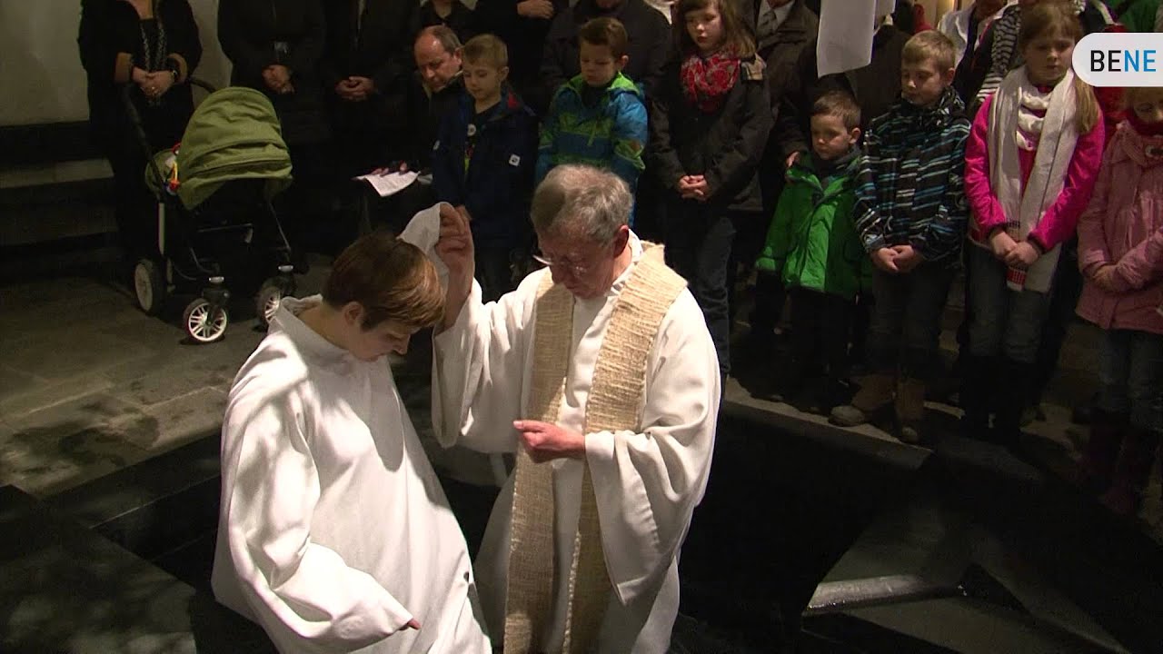 Taufe in begehbarem Taufbecken - YouTube