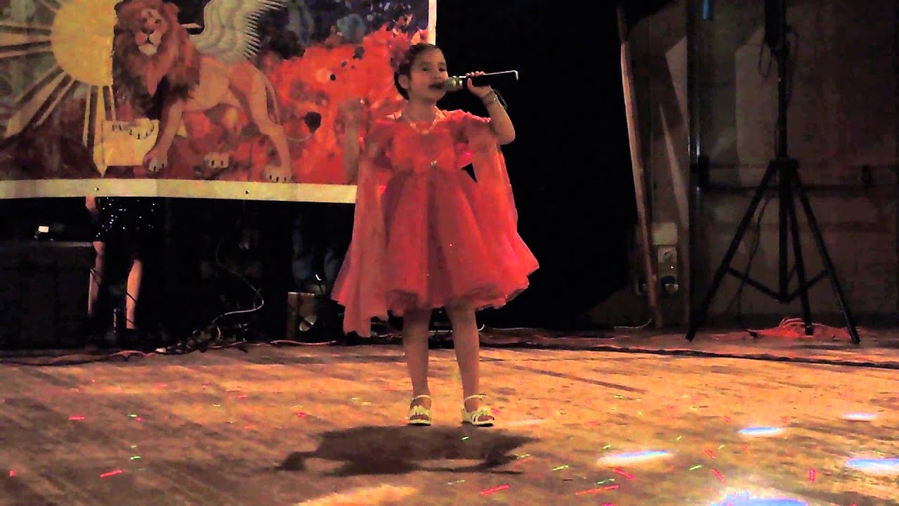 Anna Tonello LIVE singing My Heart Will Go On - YouTube