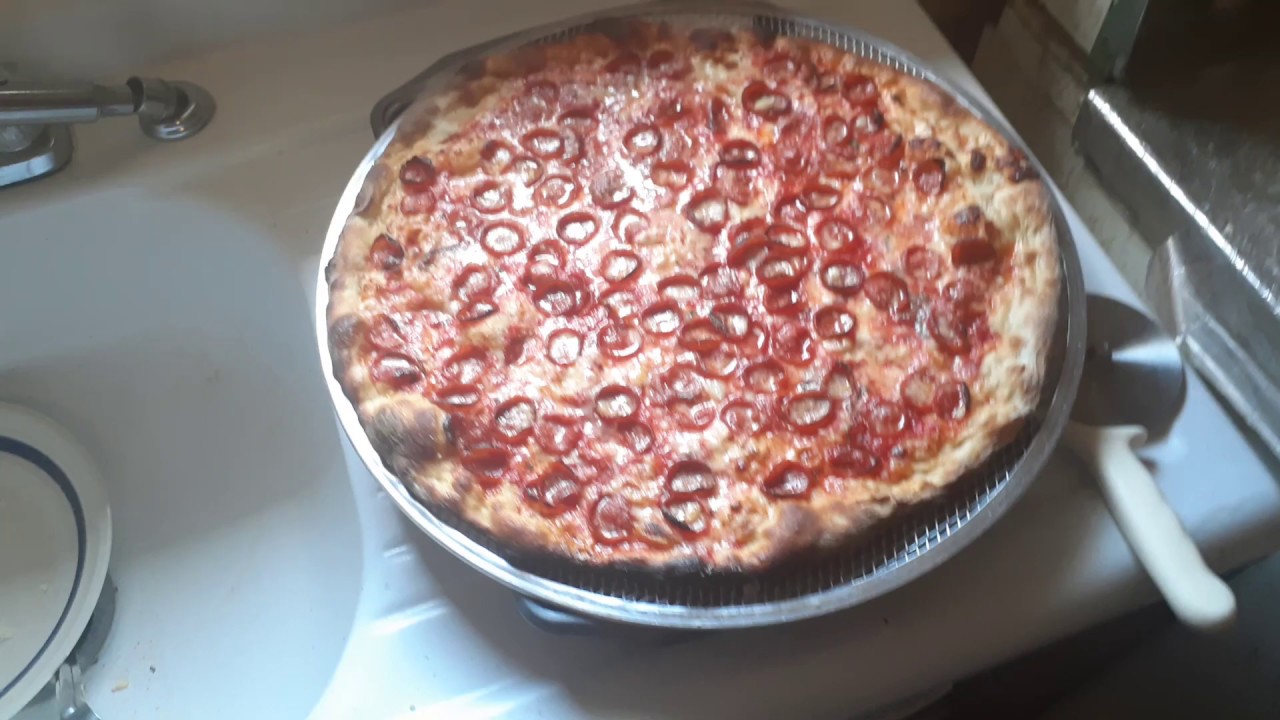 Some pizza I made - YouTube