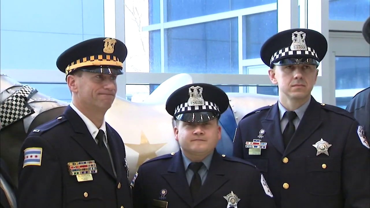 Chicago police officers honored after deadly Mercy Hospital shooting ...
