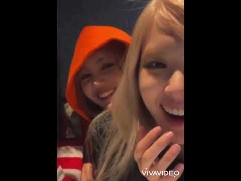 Lisa's lap is Rosé's favorite chair - Chaelisa moments - Rosé sits on Lisa's lap