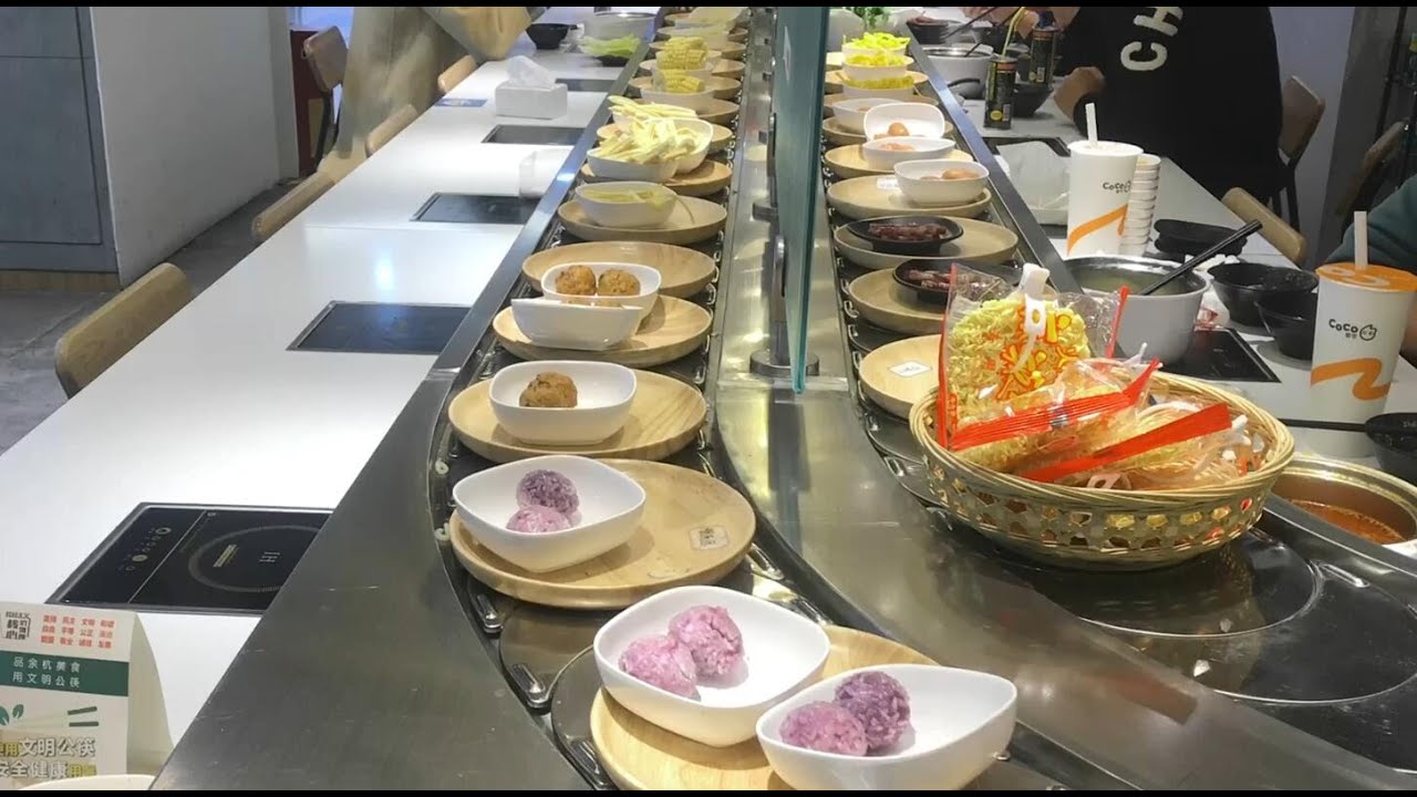 旋转小火锅美味有便宜（Rotating small hot pot）Chinese cuisine - YouTube