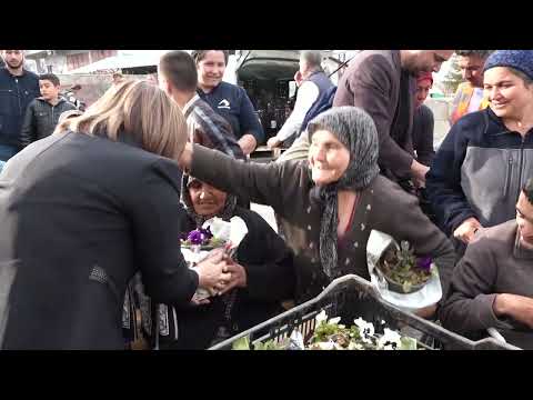 Başkanımız @fatmasahin  #nurdağı'nda depremzedelerle bir araya geldi.