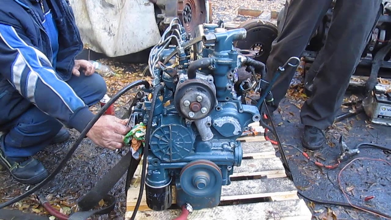 Kubota V1305-E - YouTube