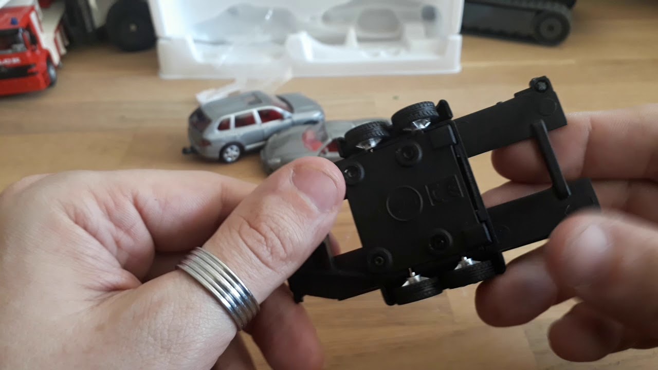 Unboxing Siku (2544) Pkw mit Transport-Anhänger - YouTube
