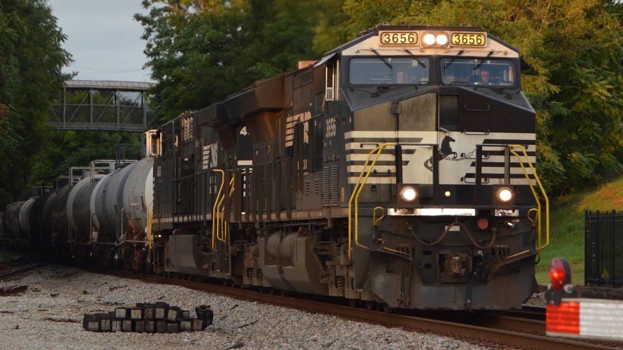 CSX and NS Trains at Sunset in Decatur, AL - 9-10-22 - YouTube