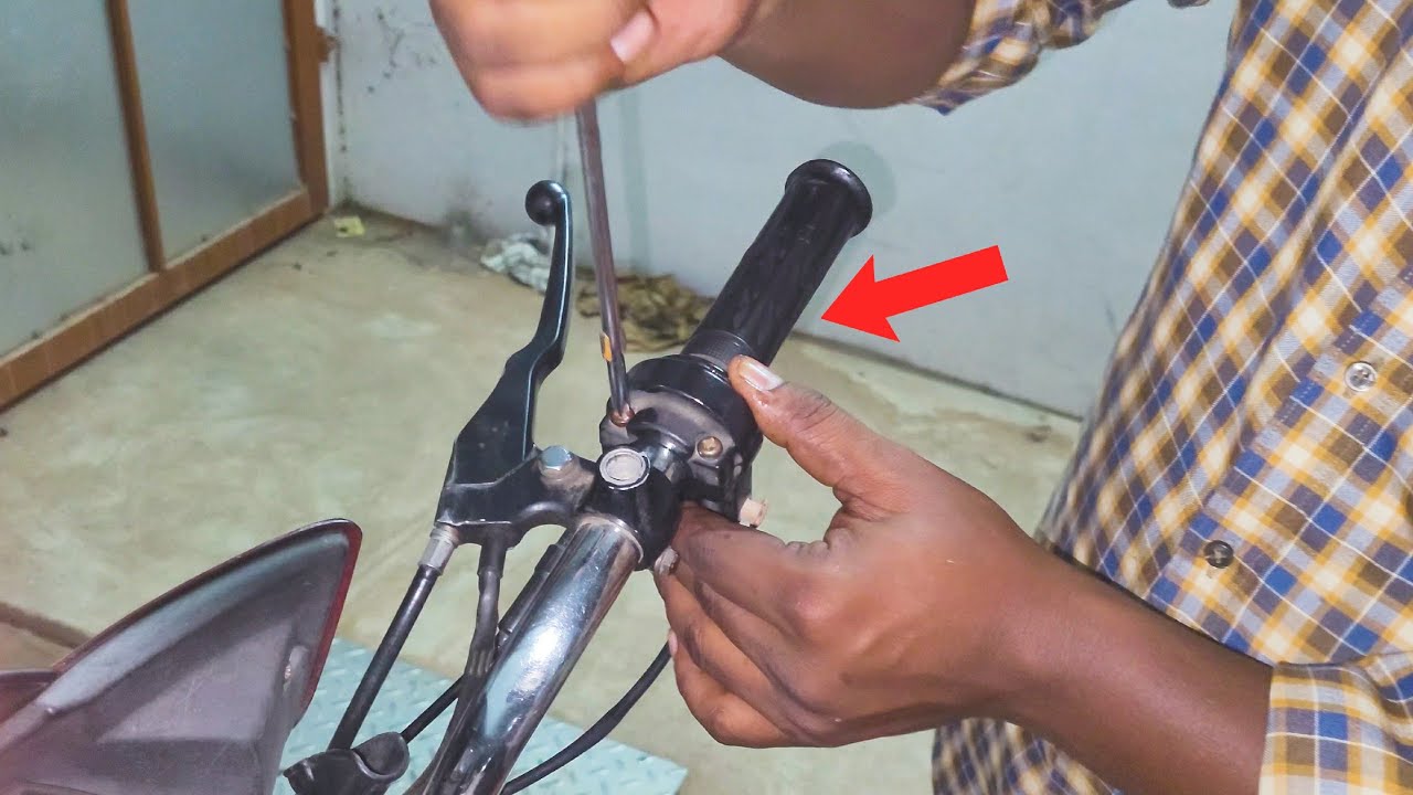 Bike Accelerator Problem | பைக் ஆக்சிலேட்டரை சரி செய்யும் முறை - YouTube