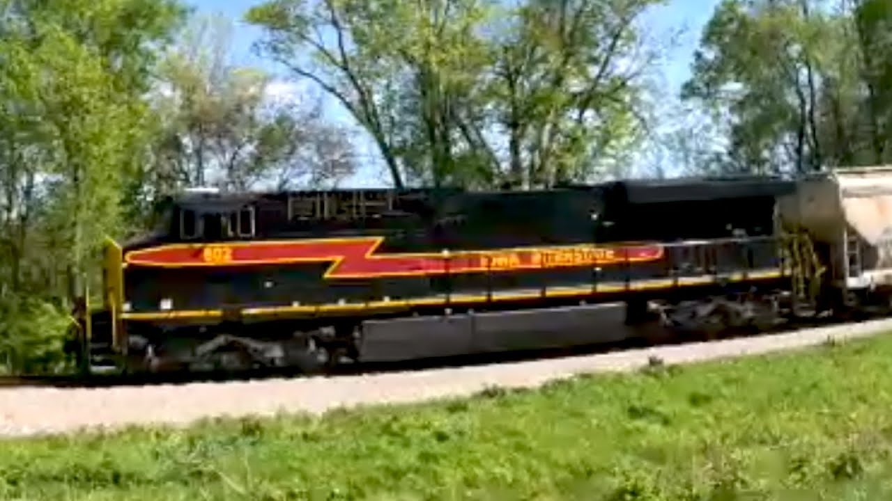 Iowa interstate Es44ac #502 and I racing along Route 29 - YouTube