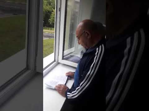 Mərhum dostum gözəl insan Ziyad müəllim Belarusiyada şe'r deyərkən çəkmişəm.Allah rəhmət eləsin.