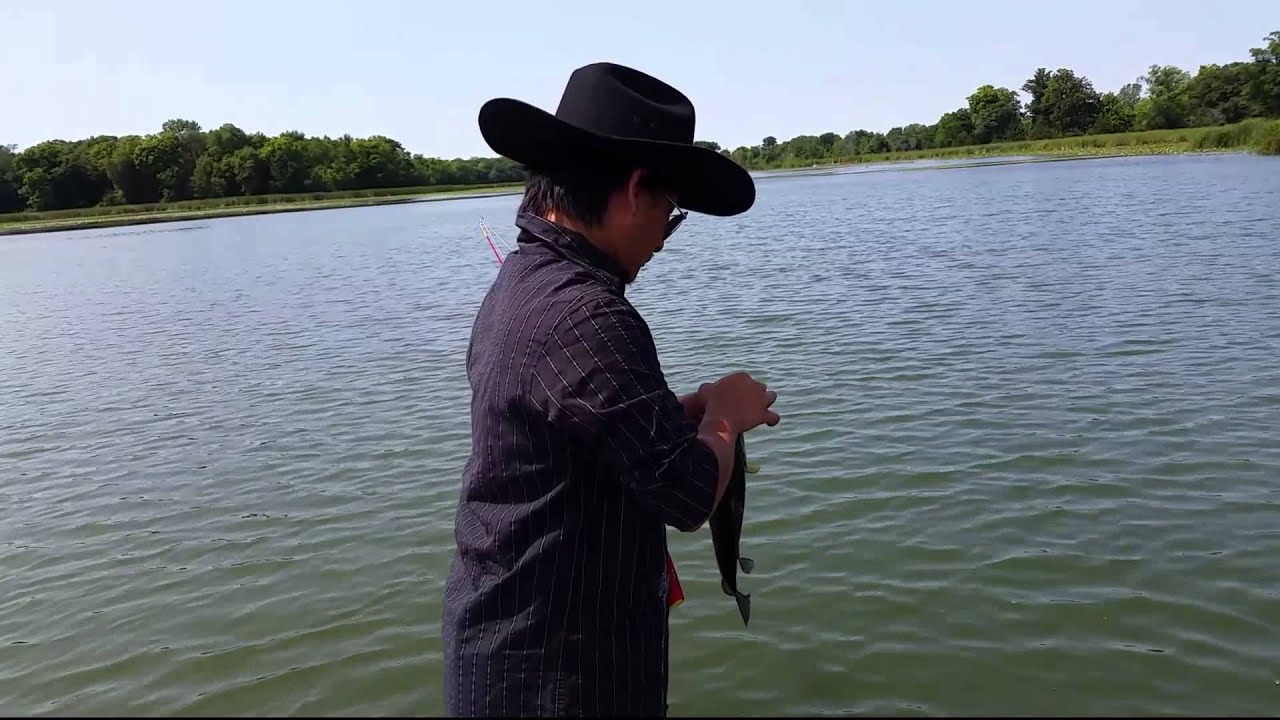 Hmong Cowboy bass fishing - YouTube