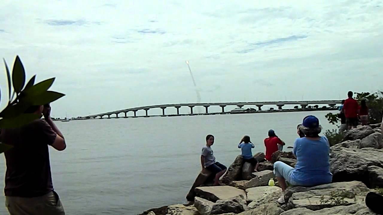 STS-135 Sand Point Park Titusville - YouTube