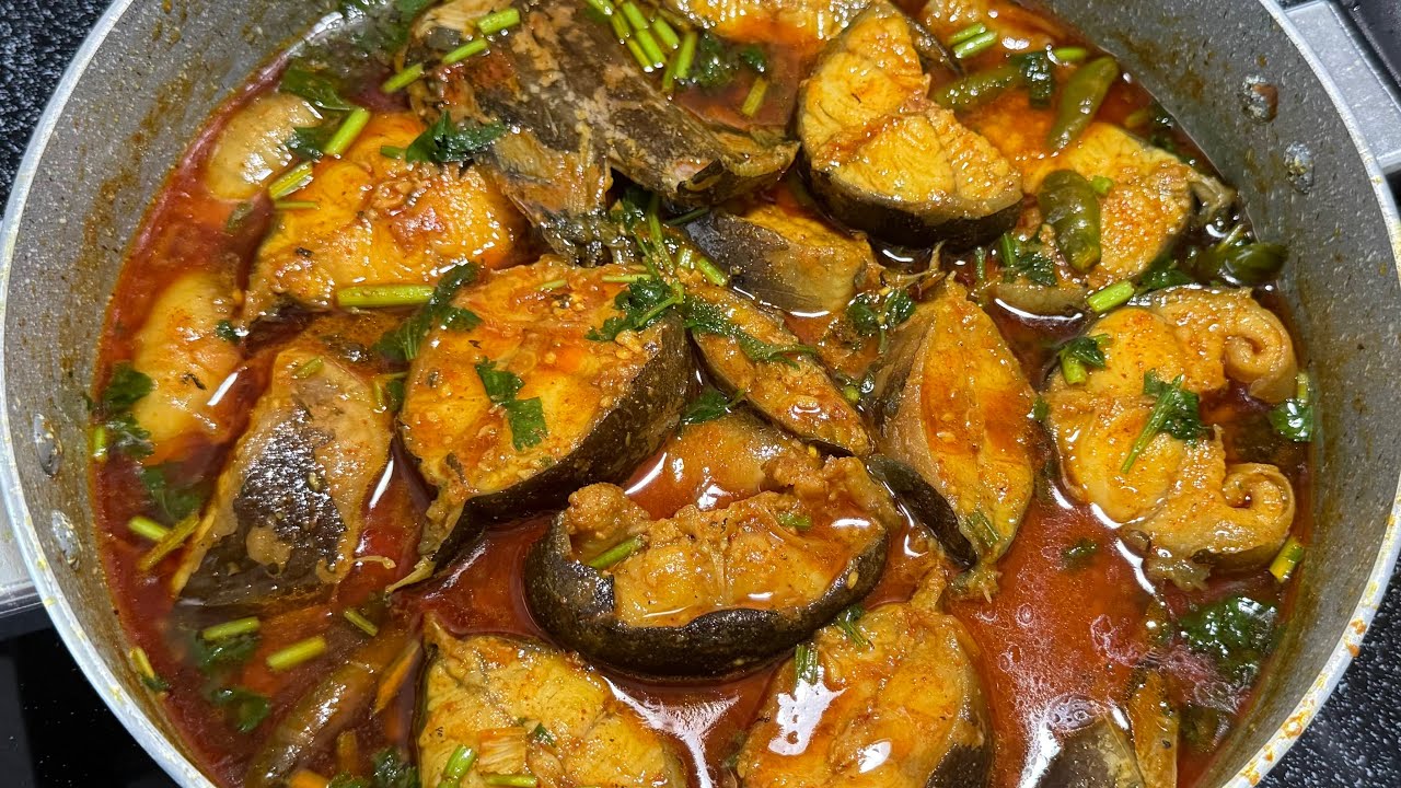 Magur Mach (Catfish) Curry - Tasty & Flavorful Dish - YouTube