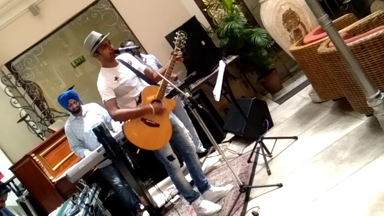 Alaap The Band Live At Chandigarh - YouTube