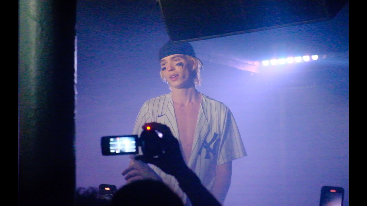 2hollis LIVE performance at Zone One, New York | 01-27-24 [HQ] - YouTube