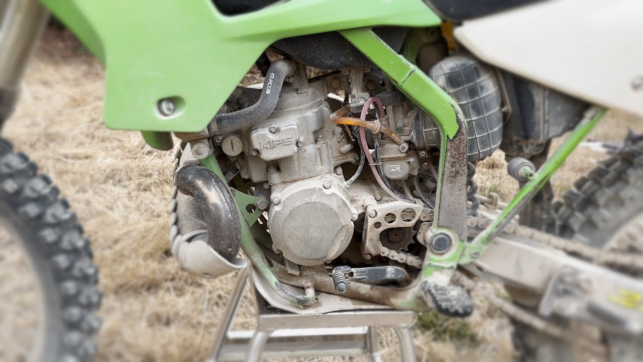 2 Stroke Kawasaki KDX Wash Time - YouTube