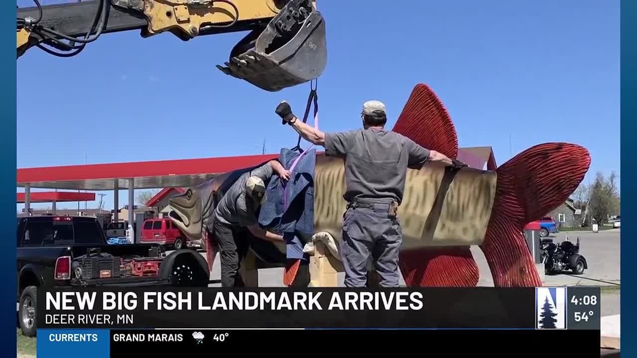New fish landmark arrives to Deer River - YouTube