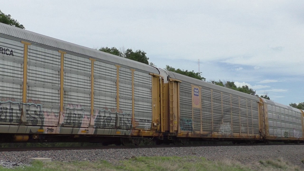 2nd UP autorack train on the UP Golden State Route 05/29/2016 # 4 - YouTube