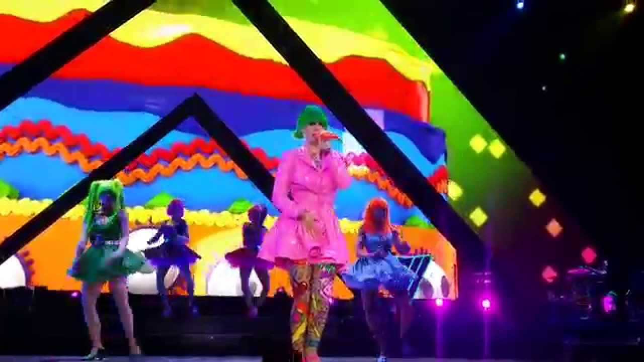Katy Perry @ Target Center 22-August-2014 - Happy Birthday [1/2] - YouTube