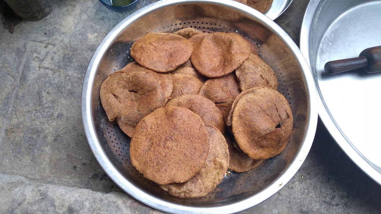 Natural Black Wheat Roti N Puri - Good For Health - YouTube