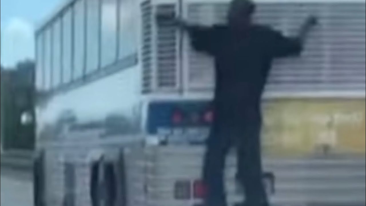 This is why the buses be leaving people BASKETBALL GAME AT THE STATION😩 ...