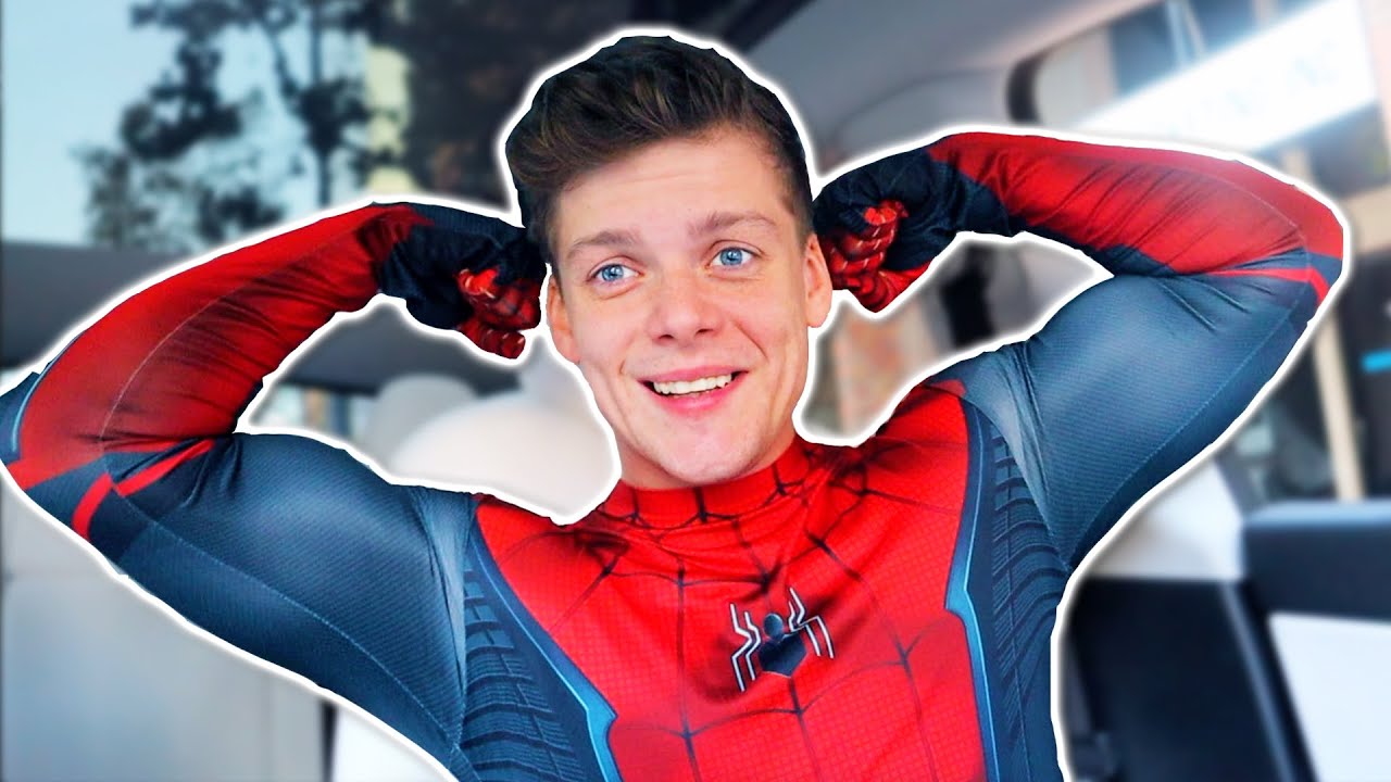 bi spider-man infiltrates comic-con! - YouTube